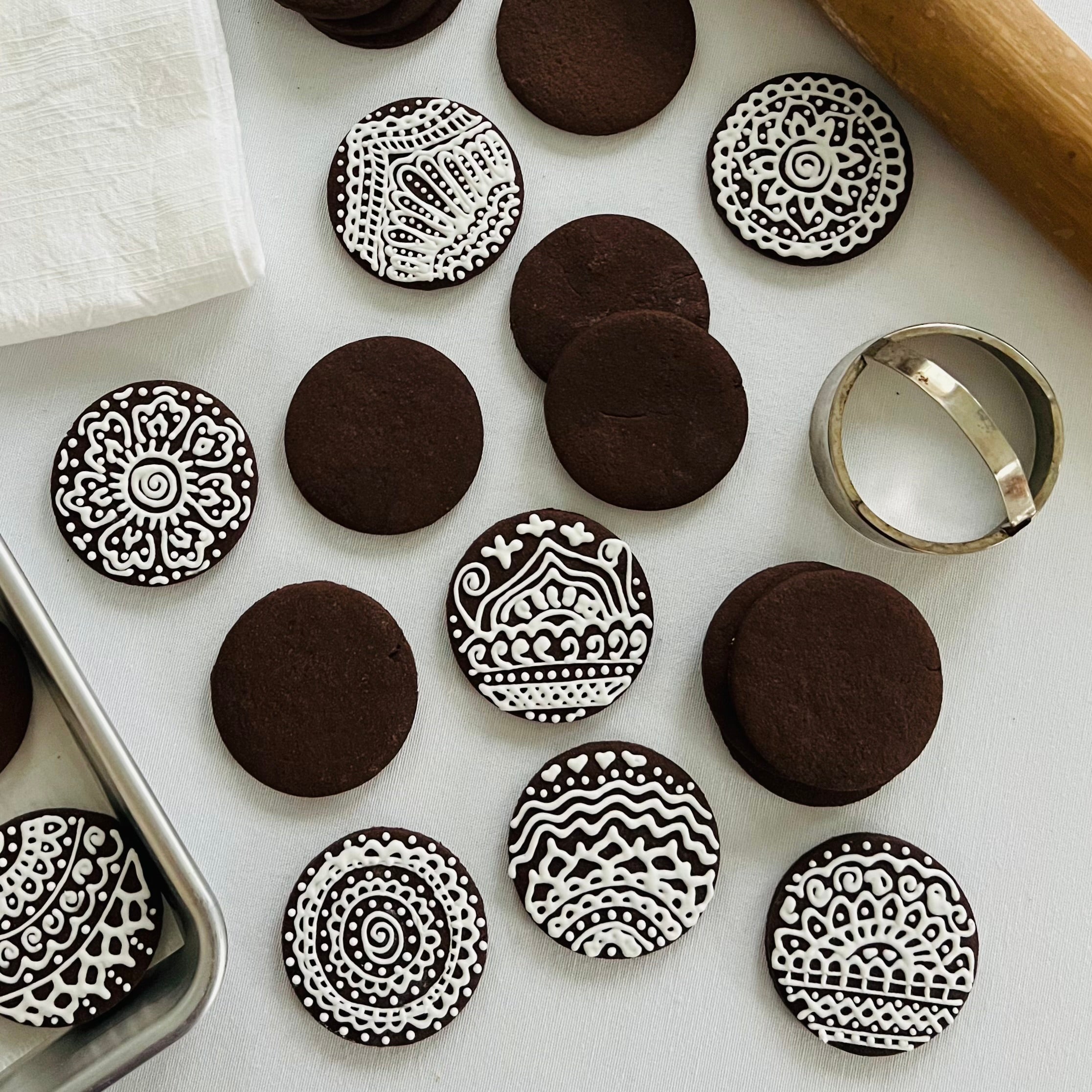 Chocolate Cardamom Mehndi Inspired Cookies - Hand-Decorated Royal Icin ...